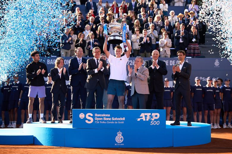 Tennis. ATP - Barcelone - Holger Rune surprend Carlos Alcaraz et glane un 5e titre - TennisActu